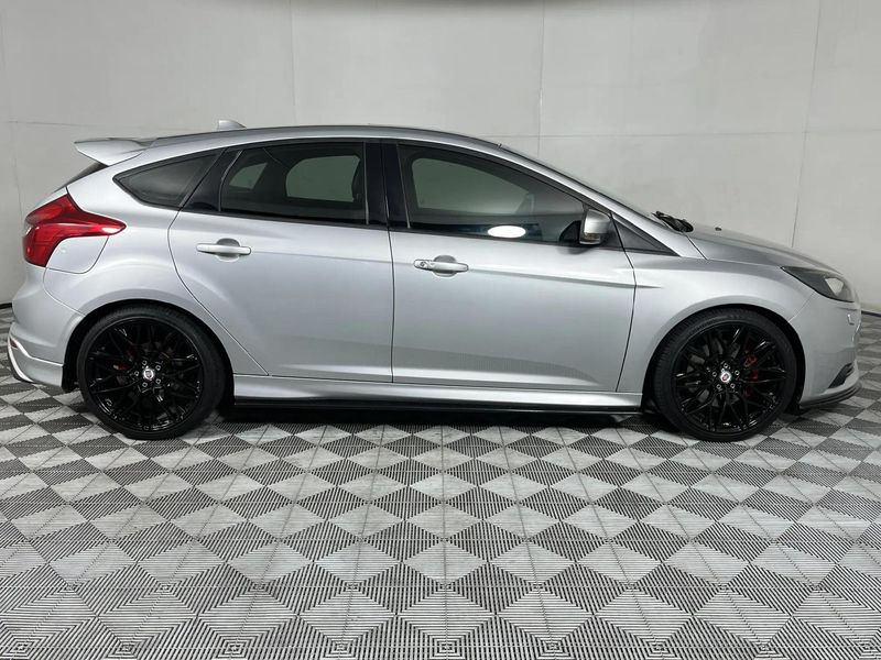 Used Ford Focus 2.0 GTDi ST3 5-dr for sale in Western Cape - Cars.co.za ...