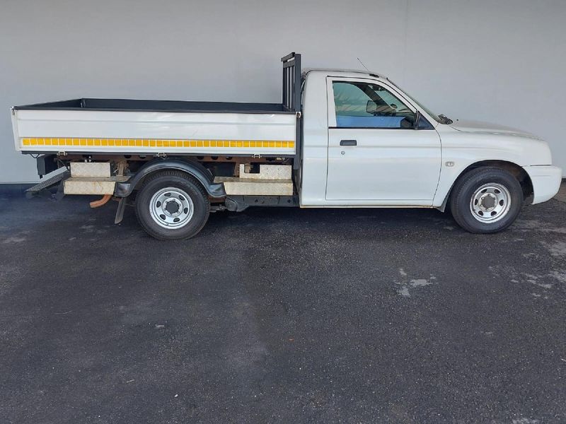 Used Mitsubishi Colt 2000 LWB Single-Cab for sale in Gauteng - Cars.co ...