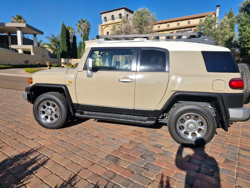 Used Toyota FJ Cruiser 4.0 V6 for sale in Gauteng - Cars.co.za (ID ...