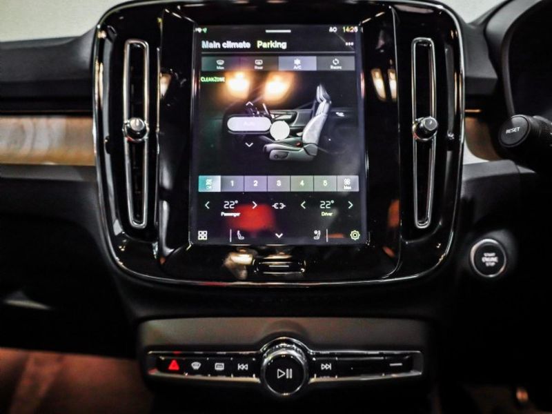 New Volvo XC40 B4 Plus Dark Geartronic Mild-Hybrid for sale in Gauteng ...