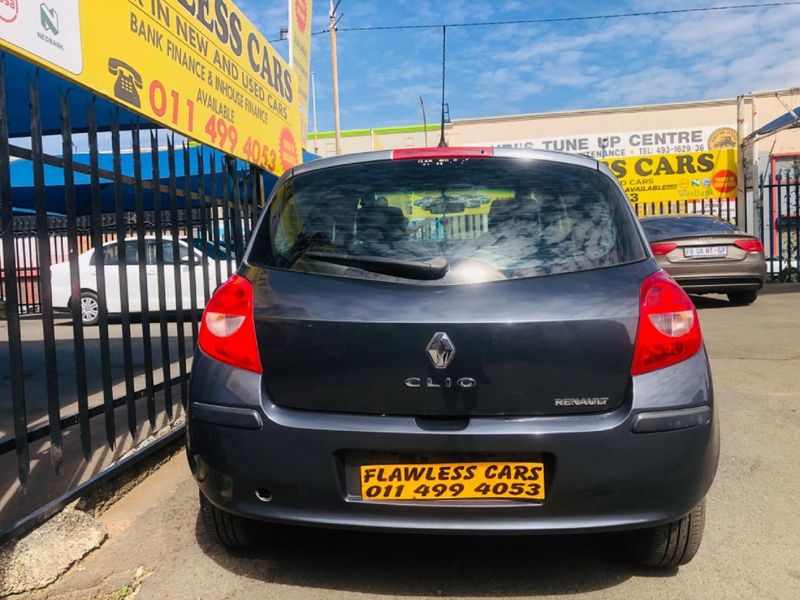 Used Renault Clio 1.2 16v Va-Va-Voom 5-dr Pack for sale in Gauteng ...