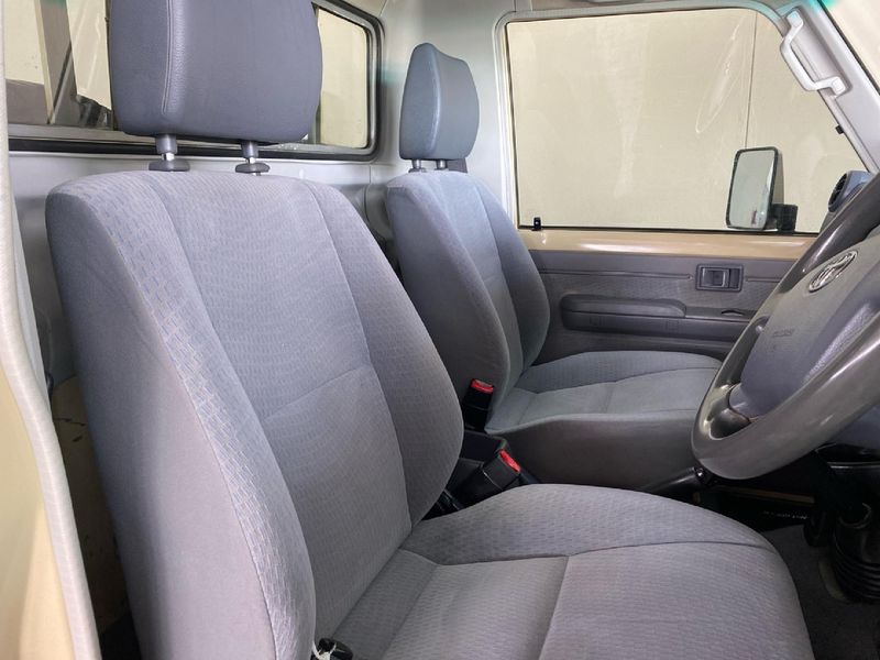 Used Toyota Land Cruiser 70 4.5 D Single-Cab for sale in Free State ...