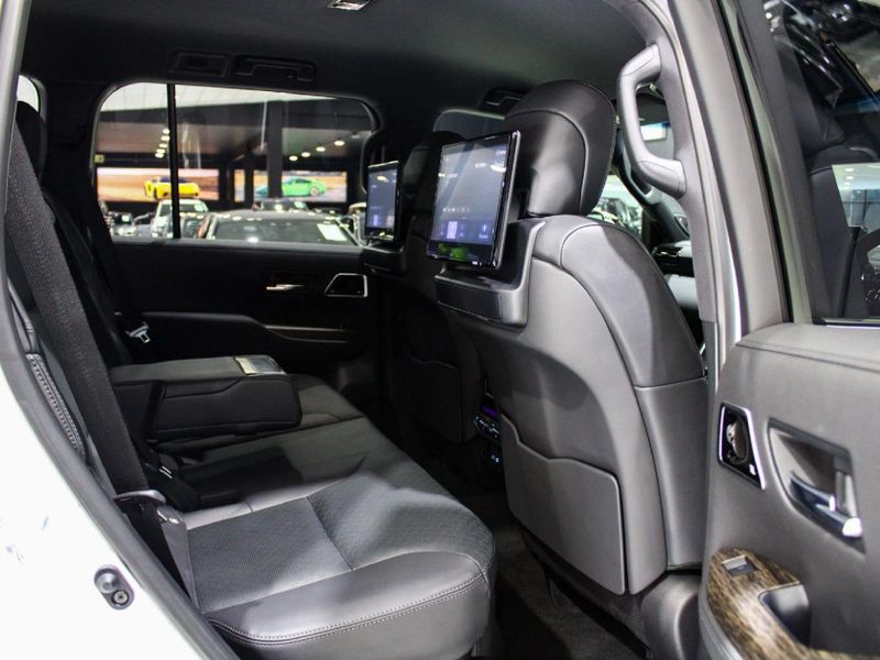 Used Toyota Land Cruiser 300 V6 3.3D ZX for sale in Gauteng - Cars.co ...