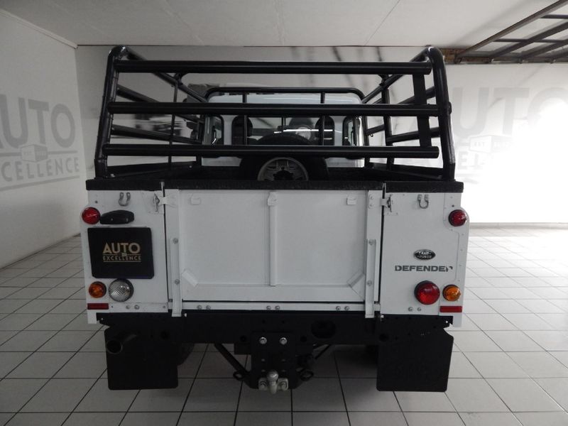 Used Land Rover Defender 110 2.2D Single-Cab for sale in Gauteng - Cars ...