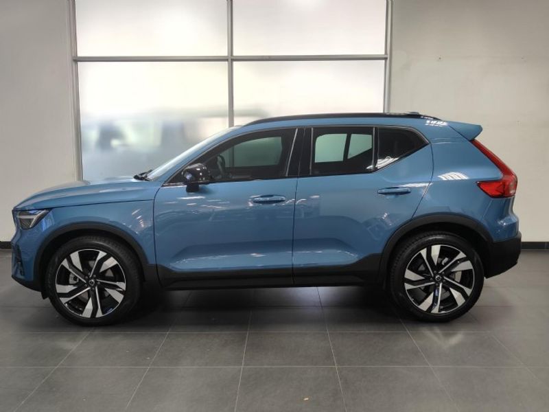 New Volvo XC40 B4 Plus Dark Geartronic Mild-Hybrid for sale in Western ...