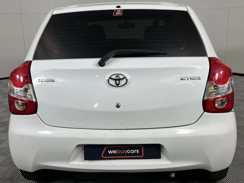 Used Toyota Etios 1.5 Xi 5-dr for sale in Gauteng - Cars.co.za (ID ...