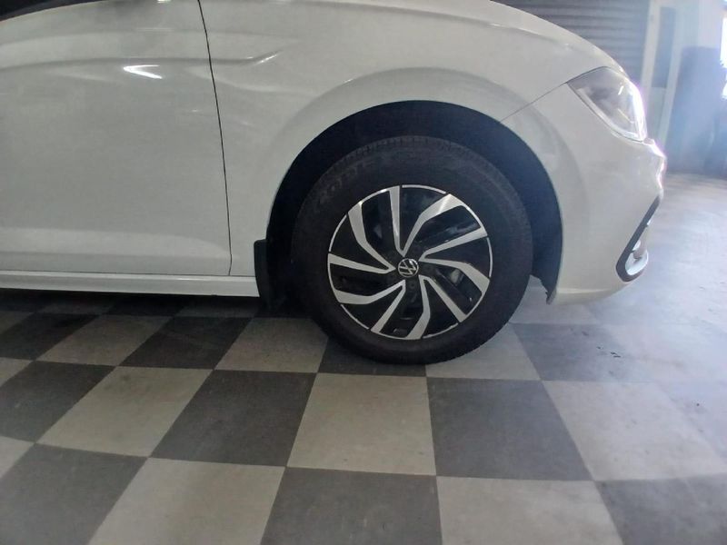 Used Volkswagen Polo 1.0 Petrol, Polo 9 TSI Comfortline Manual for sale ...
