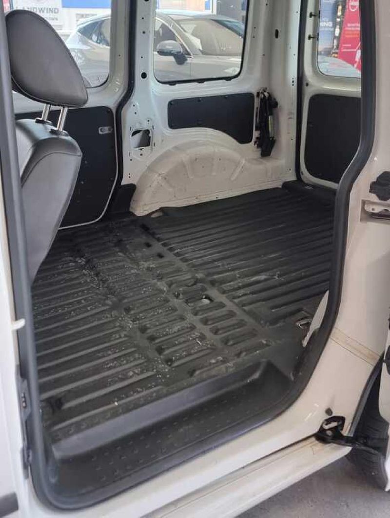 Used Volkswagen Caddy 1.6 TDI (75kW) SWB Auto Panel Van for sale in ...