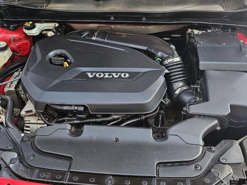 Used Volvo V40 CC T4 Essential Auto for sale in Gauteng - Cars.co.za ...