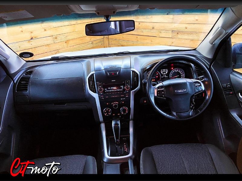 Used Isuzu KB 300 D-Teq LX Auto Extended Cab for sale in Gauteng - Cars ...