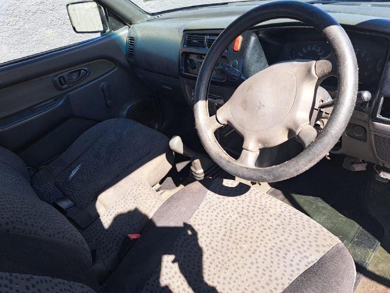 Used Mitsubishi Colt 2400i LWB 4x4 Trailbuster Single-Cab for sale in ...