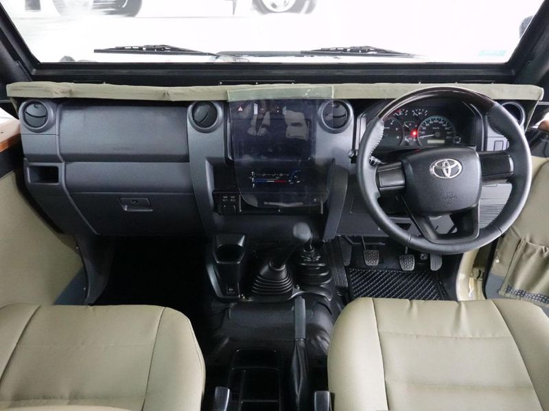Toyota Land Cruiser 79 V8 Diesel