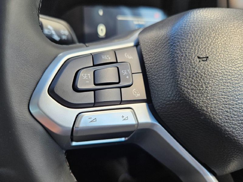 New Volkswagen Amarok 2.0 TDI 125kW Life Auto Double-Cab for sale in ...