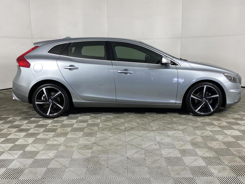Used Volvo V40 D2 R-Design for sale in Gauteng - Cars.co.za (ID::10247027)