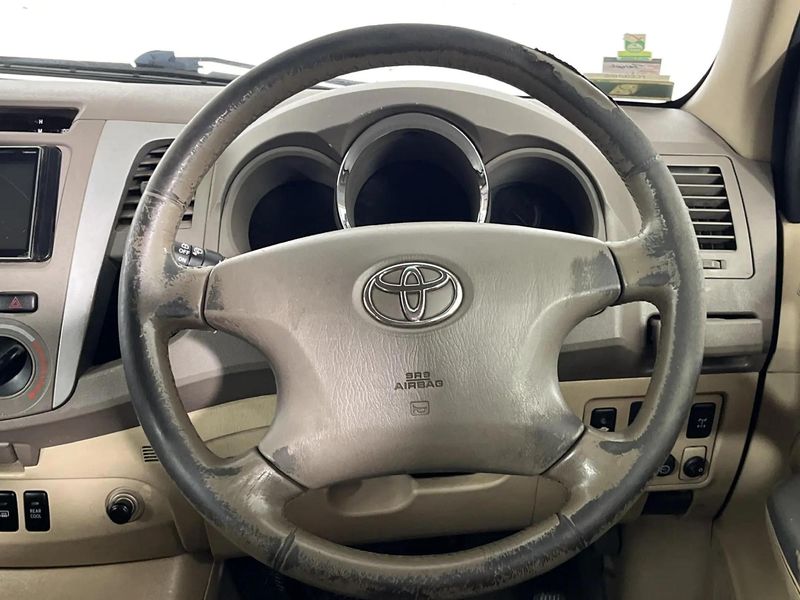 Used Toyota Fortuner 3.0 D-4D Raised Body for sale in Gauteng - Cars.co ...