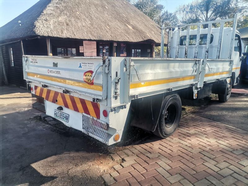 Used Nissan Ud Ud35 Dropside for sale in Gauteng - Cars.co.za (ID ...
