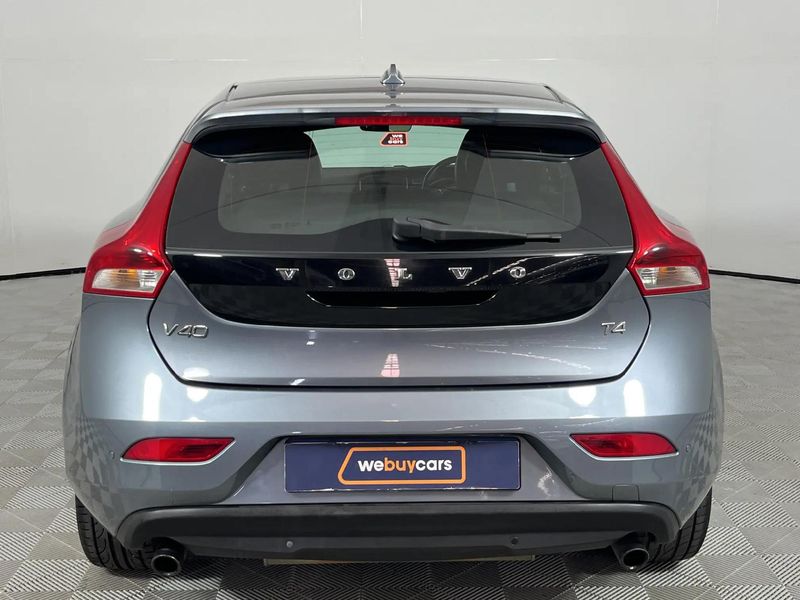 Used Volvo V40 T4 Momentum Auto for sale in Gauteng - Cars.co.za (ID ...