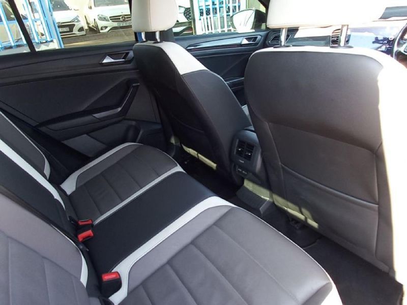 Used Volkswagen T-Roc 2.0 TSI 4Motion R-Line Auto for sale in Gauteng ...