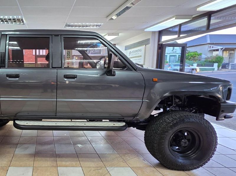 Used Toyota Hilux 2400 4x4 Double-Cab for sale in Western Cape - Cars.co.za (ID::10262476)
