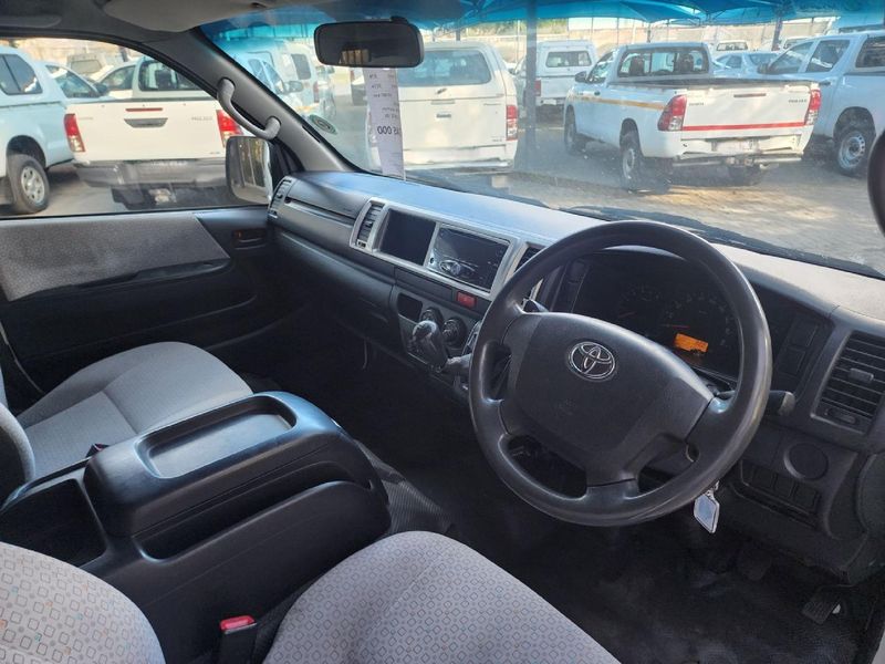 Used Toyota Quantum Quantum Bus 2.5D GL 10S for sale in Gauteng - Cars ...