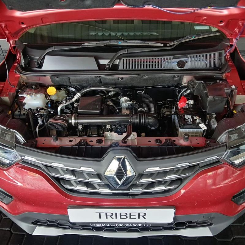 Used Renault Triber 1.0 Zen AMT for sale in North West Province - Cars ...