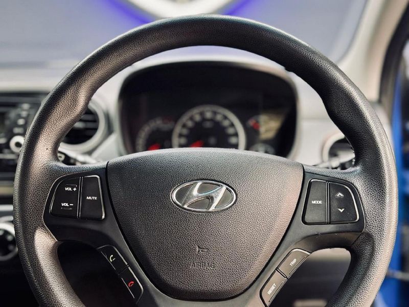 Used Hyundai Grand i10 1.0 Motion Auto for sale in Kwazulu Natal - Cars ...