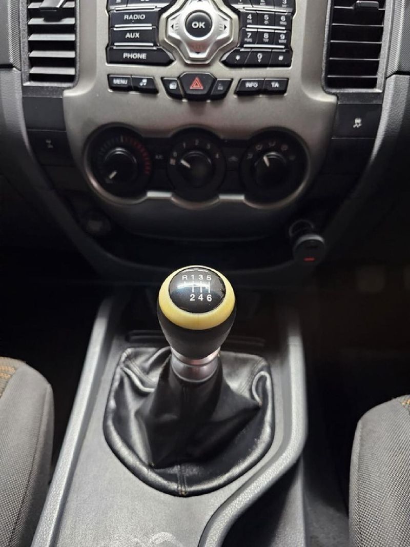 Used Ford Ranger 3.2 TDCi XLS SuperCab for sale in Gauteng - Cars.co.za ...