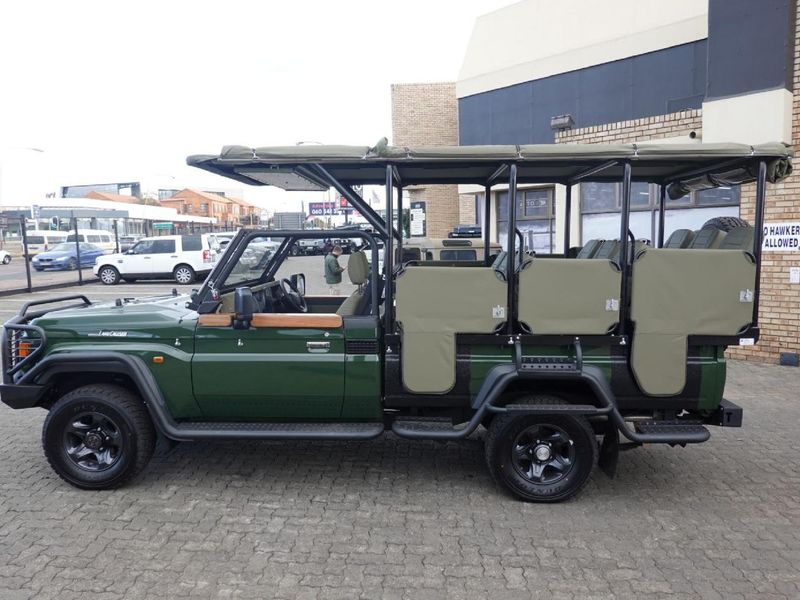Used Toyota Land Cruiser 79 Game Viewer 4.2D for sale in Gauteng - Cars ...