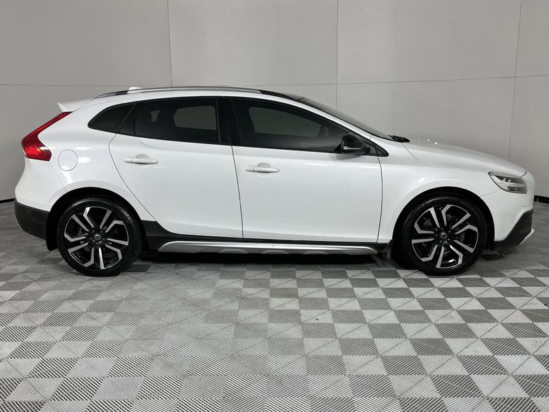 Used Volvo V40 CC T4 Momentum Auto for sale in Eastern Cape - Cars.co ...
