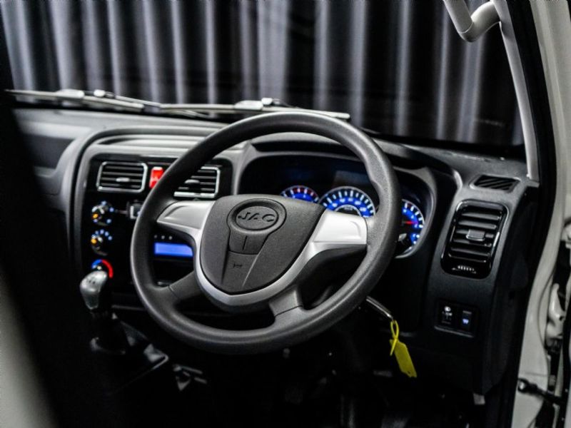 Used JAC X200 2.8D Single-Cab Drop Side for sale in Gauteng - Cars.co ...