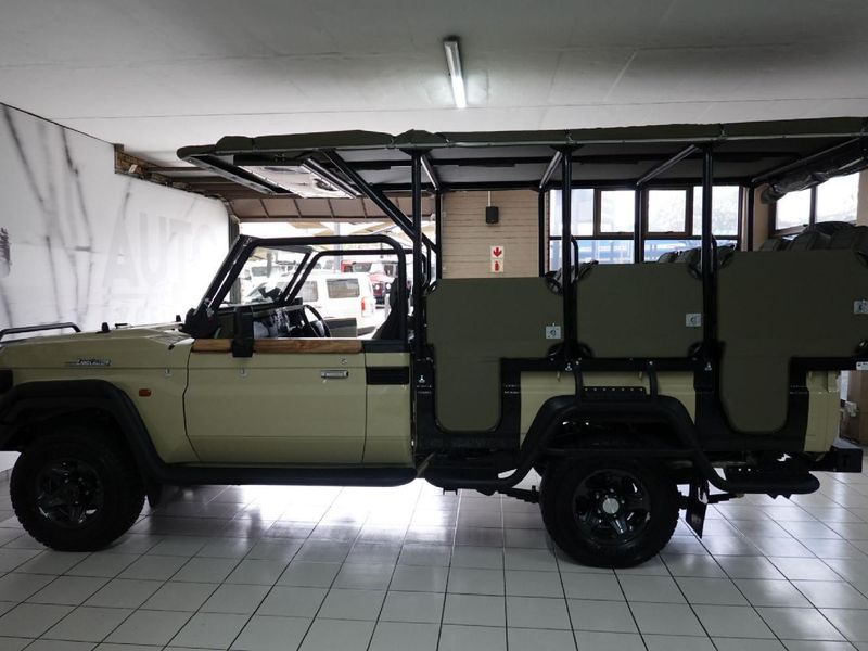 Used Toyota Land Cruiser 79 Game Viewer V8 Diesel for sale in Gauteng ...