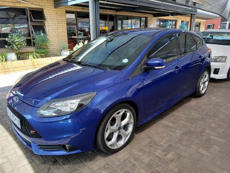 Used Ford Focus 2.0 GTDi ST1 5-dr for sale in Gauteng - Cars.co.za (ID::10287751)