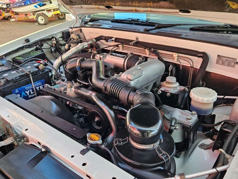 Used Isuzu KB 280 DT LE Double-Cab for sale in Gauteng - Cars.co.za (ID ...