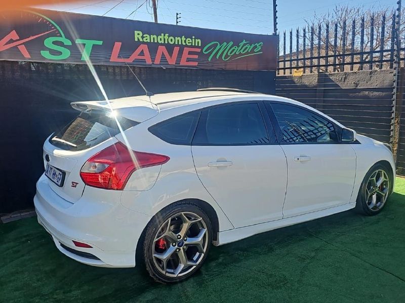 Used Ford Focus 2.0 EcoBoost ST3 for sale in Gauteng - Cars.co.za (ID::10294679)