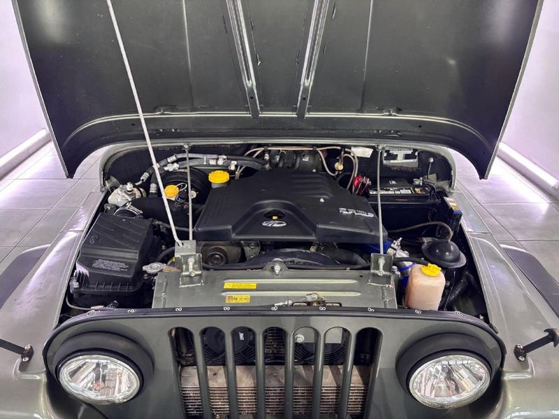 Used Mahindra Thar 2.5 CRDe 4x4 Soft-Top for sale in Gauteng - Cars.co ...