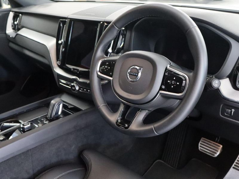 Used Volvo XC60 B5 R-Design Geartronic AWD for sale in Eastern Cape ...