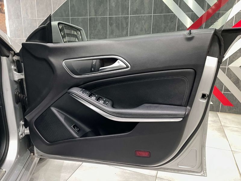 Used Mercedes-Benz CLA 200 Auto for sale in Gauteng - Cars.co.za (ID ...