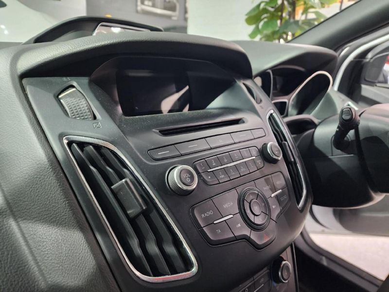 Used Ford Focus 2.0 EcoBoost ST1 for sale in Kwazulu Natal - Cars.co.za (ID::10326811)