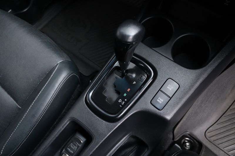 Used Toyota Hilux Legend 50 for sale in - Cars.co.za (ID::10330144)