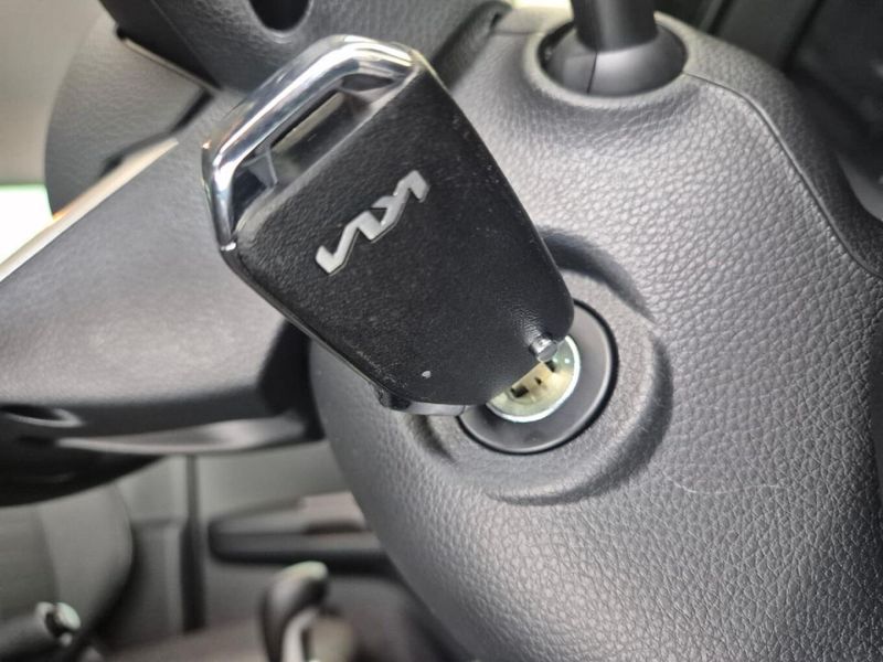 Used Kia Sonet 1.5 LS Runner Panel Van for sale in Western Cape - Cars ...