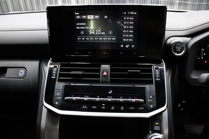 Used Toyota Land Cruiser 300 V6 3.3D GX-R for sale in Gauteng - Cars.co ...