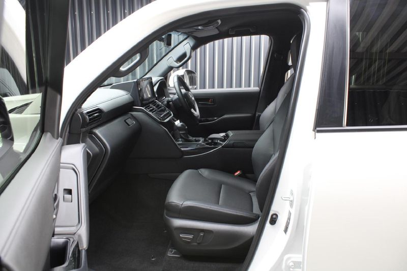 Used Toyota Land Cruiser 300 V6 3.3D GX-R for sale in Gauteng - Cars.co ...