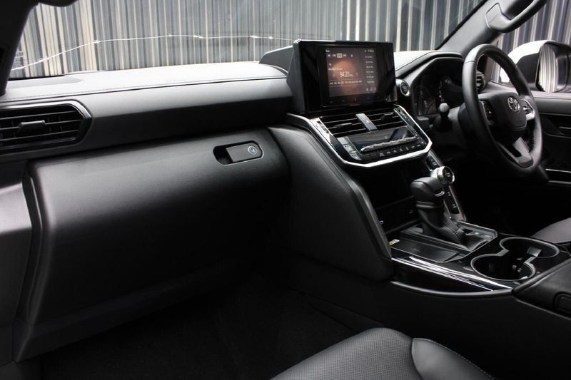 Used Toyota Land Cruiser 300 V6 3.3D GX-R for sale in Gauteng - Cars.co ...