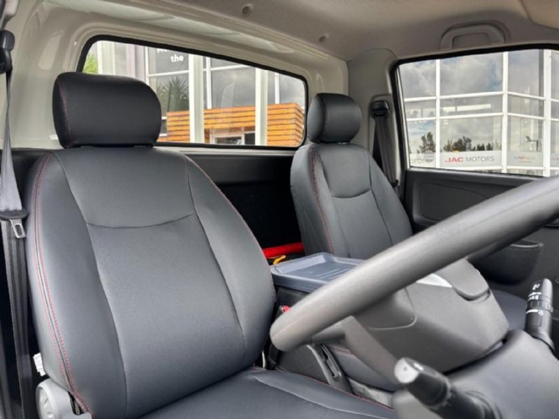 Used JAC X200 2.8D Single-Cab Drop Side for sale in Gauteng - Cars.co ...