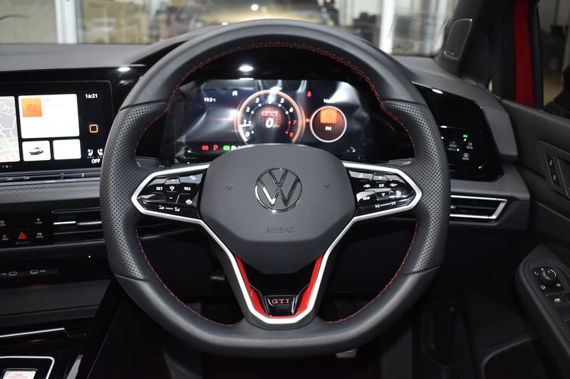 Used Volkswagen Golf 8 GTI 2.0 TSI Auto Jacara Edition for sale in ...