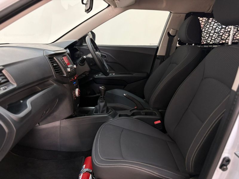 Used Mahindra XUV 300 1.2T W4 Xprez Panel Van for sale in Gauteng ...