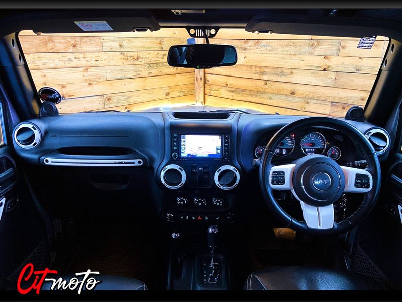 Used Jeep Wrangler 3.6 V6 Sahara 2-dr Auto for sale in Gauteng - Cars ...