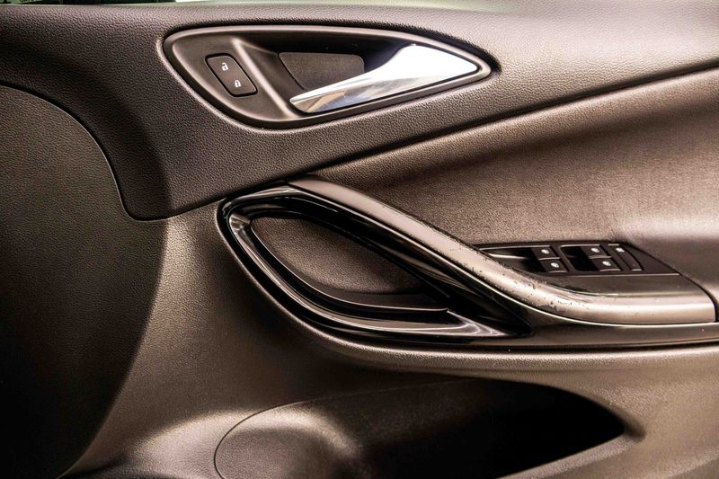 Used Opel Astra 1.4T Sport Auto 5-dr for sale in Gauteng - Cars.co.za ...