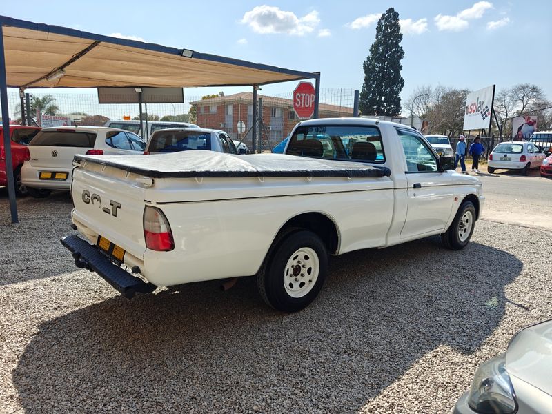 Used Mitsubishi Colt 2000i HiLine LWB Single-Cab for sale in North West ...