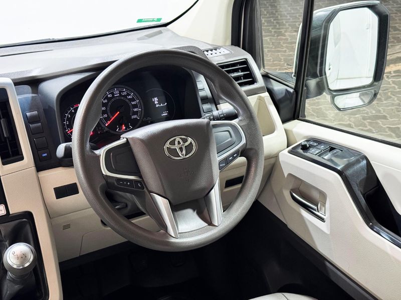 Used Toyota Quantum 2.8 GL 11-seat for sale in Gauteng - Cars.co.za (ID ...